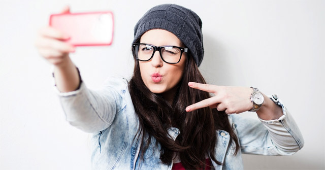 Selfie là gì? Wefie là gì? Selfie khác Wefie ở điểm nào? - QuanTriMang.com