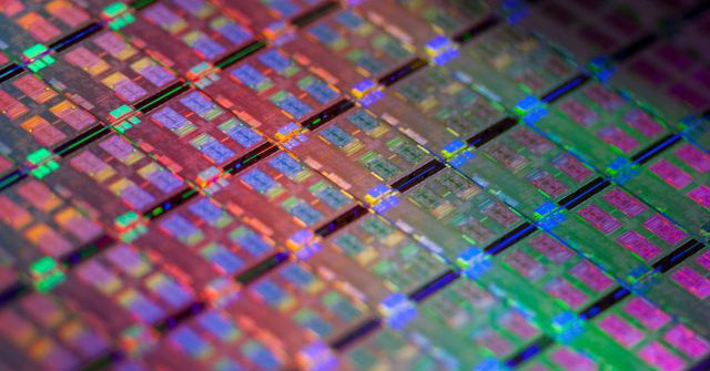 Intel phát hành Microcode cho CPU Linux để khắc phục Meltdown và Spectre