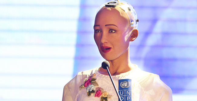 Sophia, robot đầu tiên có quyền công dân nói gì về Công nghiệp 4.0 khi ...