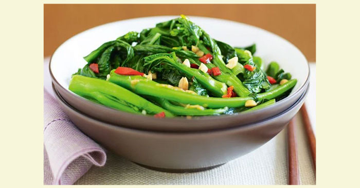 Mách bạn cách xào rau xanh mướt, giòn ngon - QuanTriMang.com