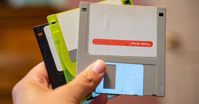 2022 rồi tại sao đĩa mềm vẫn tồn tại? - QuanTriMang.com