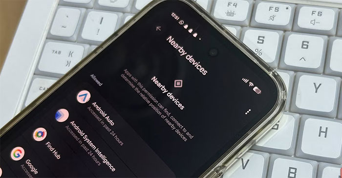 Cách kiểm tra quyền Nearby Devices trên Android - QuanTriMang.com