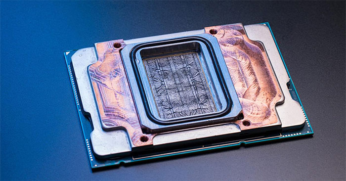 Microsoft tuyên bố đạt “bước đột phá” trong công nghệ làm mát chip AI