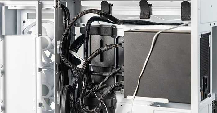 Quản lý dây cáp PC: Có thật sự ảnh hưởng đến hiệu năng và độ bền?